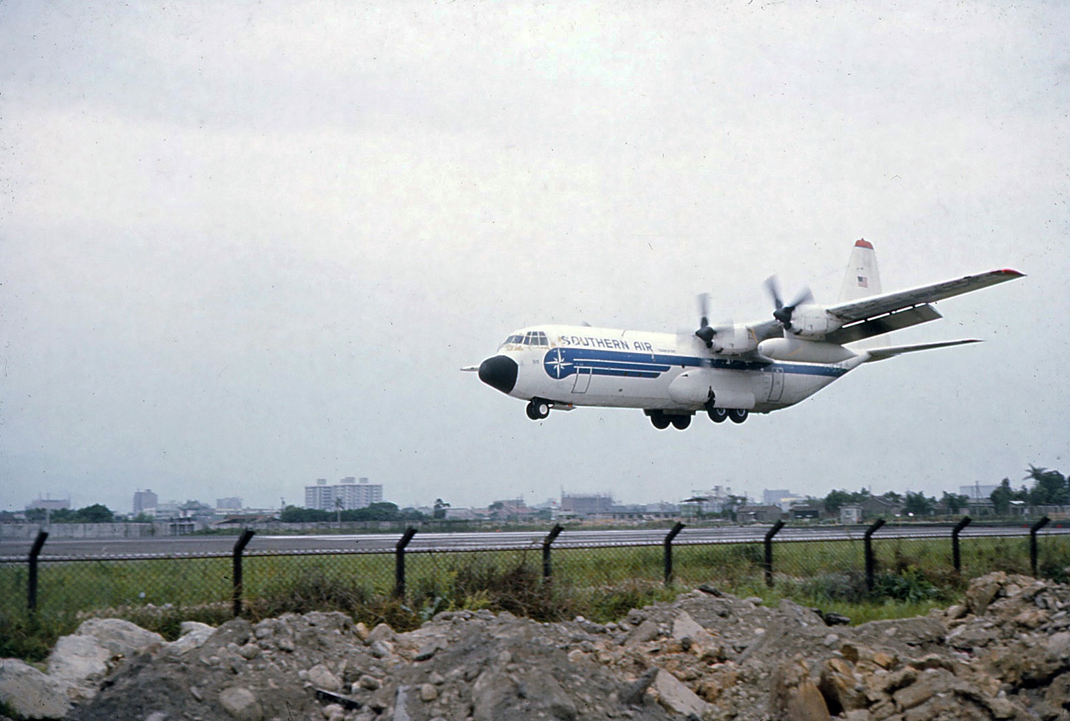 Taipei Sung Shan Airport circa 1971 (China Airlines Assistance to Uncle ...