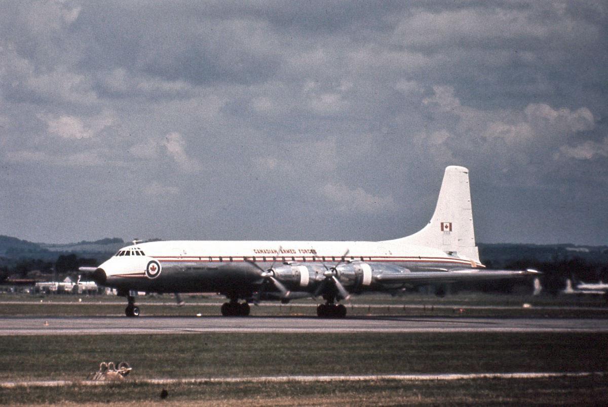 RCAF Royal Canadian Air Force Canadair CC-106 Yukon – Photo History ...
